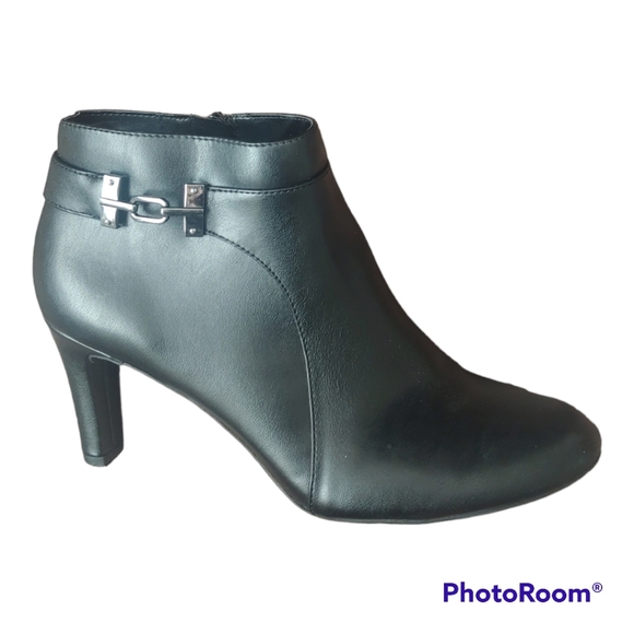 Bandolino | Shoes | Bandolino Womens Black Size 85m Heeled Zippered ...